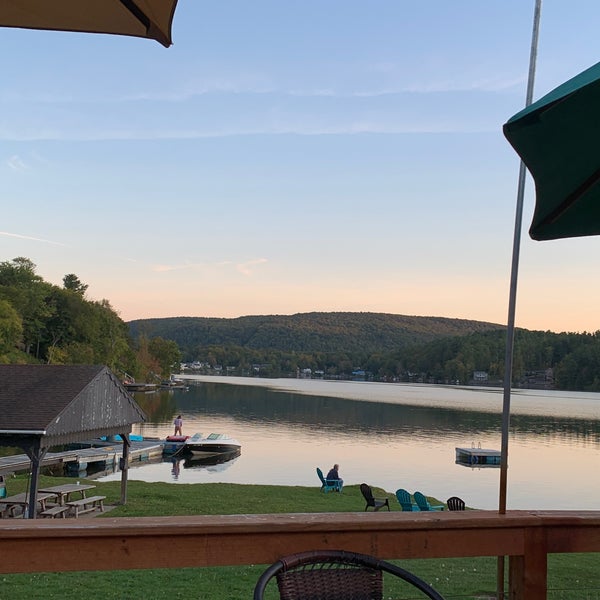 The Maple on the Lake - Restaurant