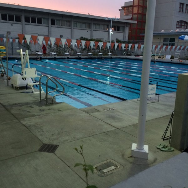 Albany High School Aquatic Center - Swimming Pool in Albany