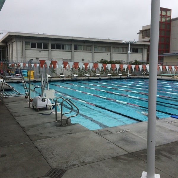 Albany High School Aquatic Center - Swimming Pool in Albany