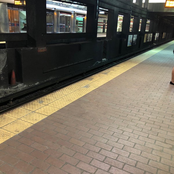 MBTA Andrew Station - Metro Station in Columbus Park - Andrew Square