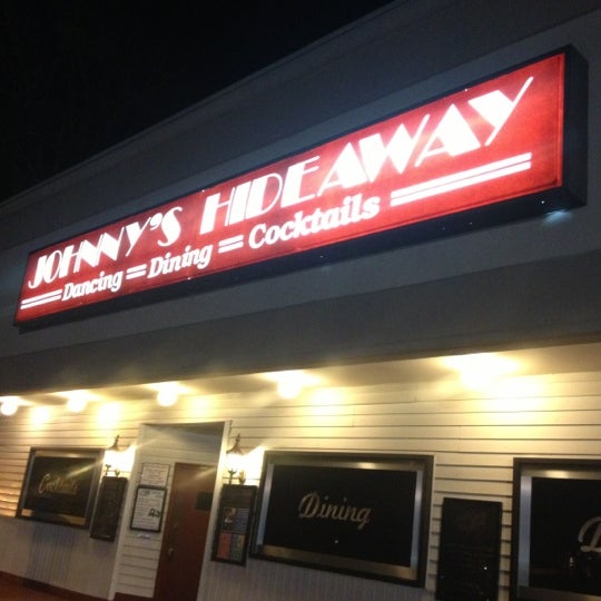 Photos at Johnny's Hideaway - North Buckhead - 51 tips from 3692 visitors