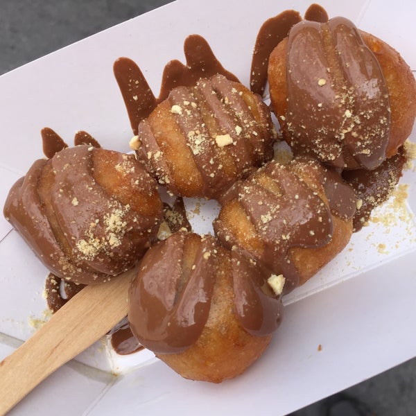 Mr. Puffs - Donut Shop in Plateau-Mont-Royal