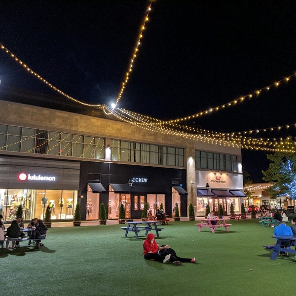 Photos at MarketStreet Lynnfield - Shopping Mall