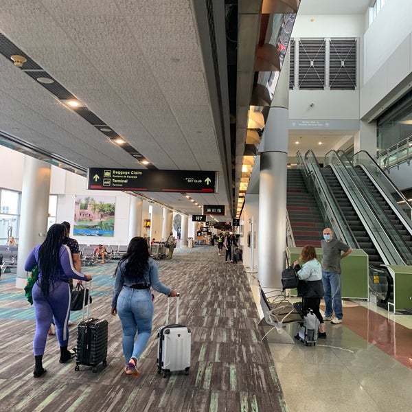 Concourse H - Miami International Airport - 22 tips