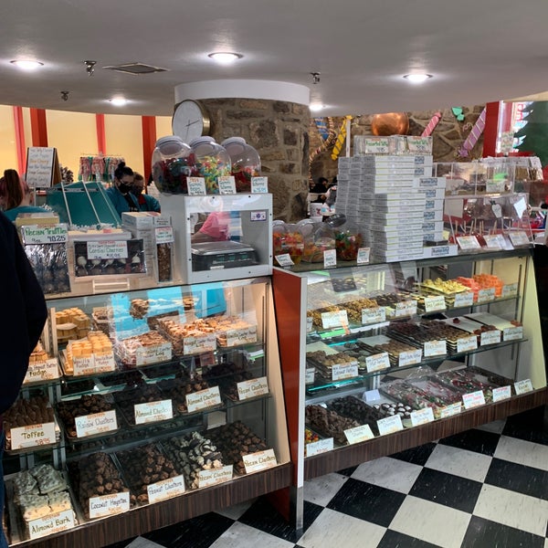 Ole Smoky Candy Kitchen - 632 Parkway