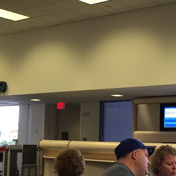 Gate D9 - 6 tips from 1152 visitors