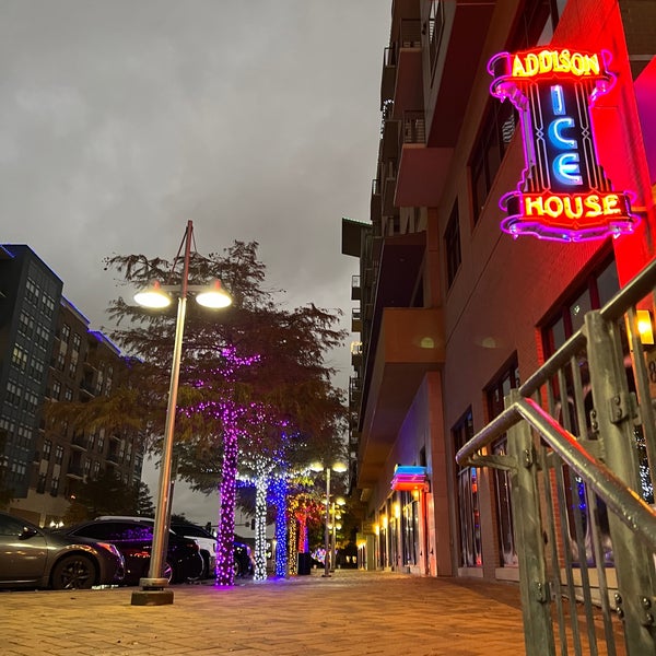 Addison Ice House - American Restaurant in Addison