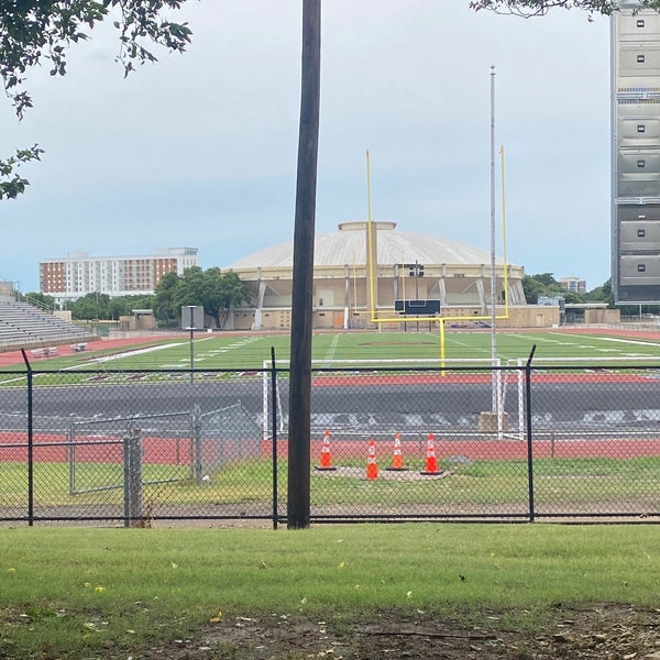 Loos Stadium - 2 tips from 359 visitors