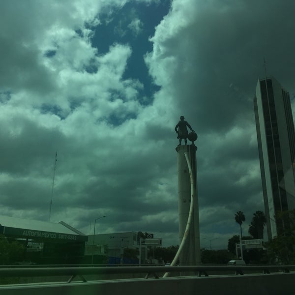 Glorieta Colón - Sculpture Garden in Guadalajara Country Club