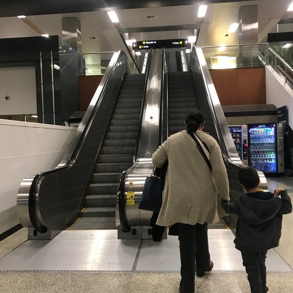 Blue Line (South Train Loop) - Airport Tram Station