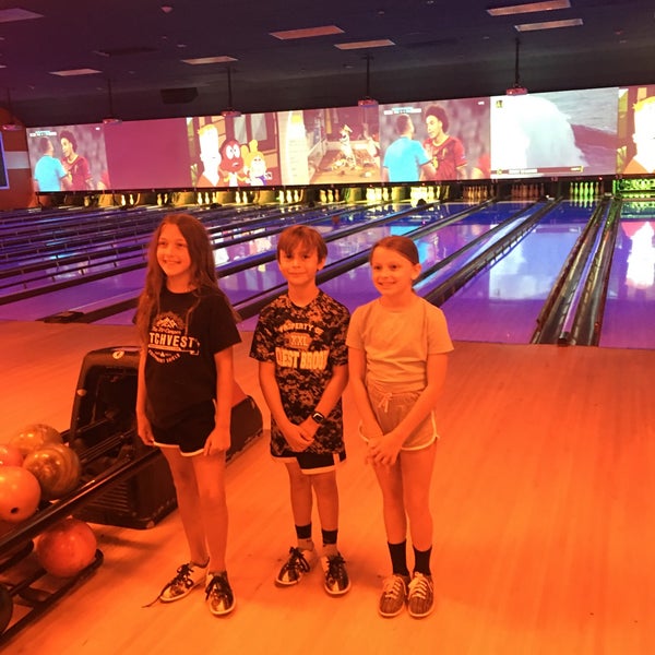 Bowlero Commack - Bowling Alley