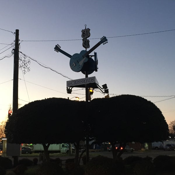 The Crossroads (Hwy 61 & 49) - Intersection in Clarksdale