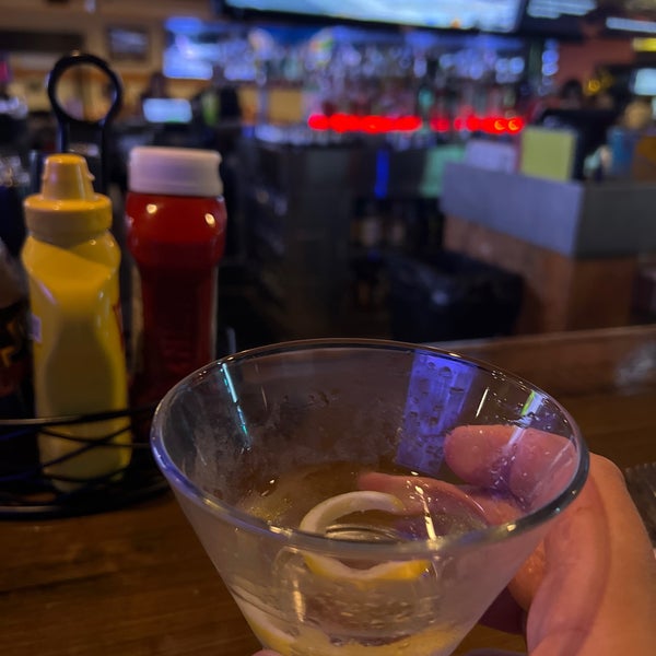 Ice House Bar & Grill - 13 tips from 367 visitors