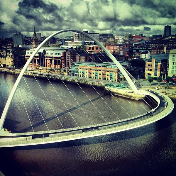 Gateshead Millennium Bridge - Quayside - South Shore Rd