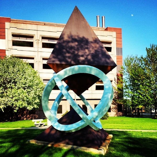 Molecular Biology Research Building - College Academic Building in Chicago