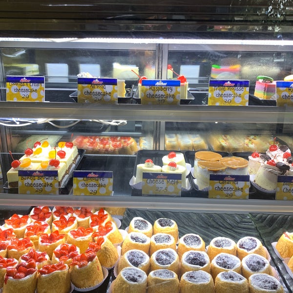 CIZZ "Cheesecake & Friends" - Jalan Laswi No.1A