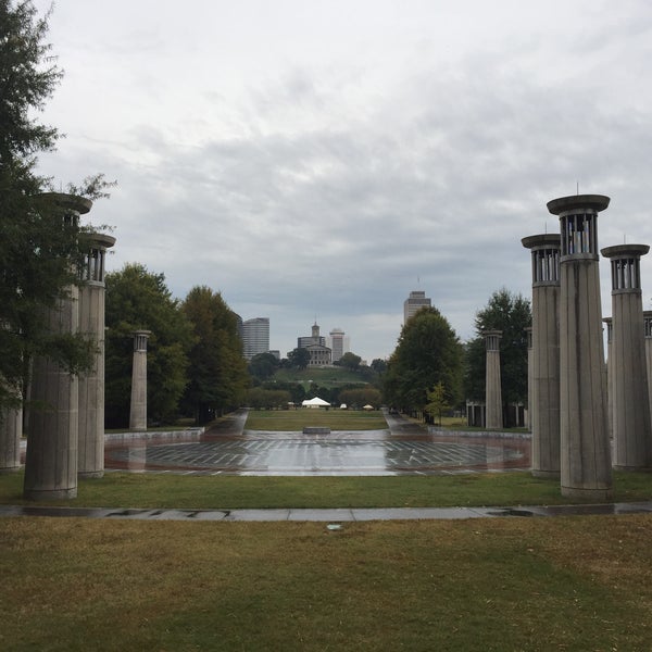 Bicentennial Capitol Mall State Park - Monument