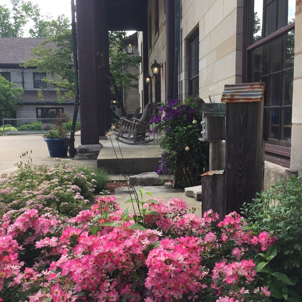 Spring Mill Inn - Hotel