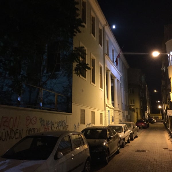 BUMED Merak Eden Çocuk Moda ilkokulu - Elementary School in Caferağa