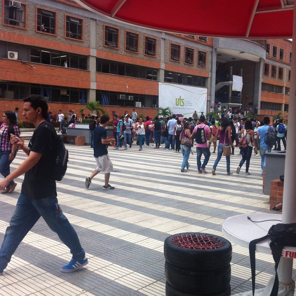 Unidades Tecnológicas de Santander - College Technology Building in ...