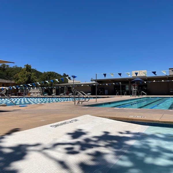 Alpine Hills Tennis & Swimming Club - 4139 Alpine Rd