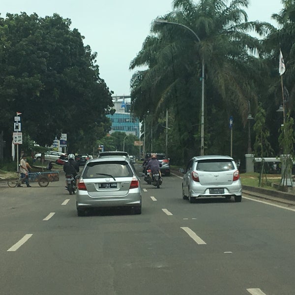 Jalan raya bsd - Tangerang, Banten