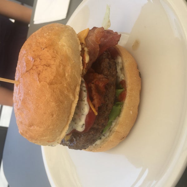 Burger Wave - Ticinese - 122 tips from 1526 visitors