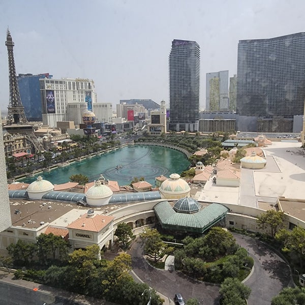 Augustus Tower - Hotel