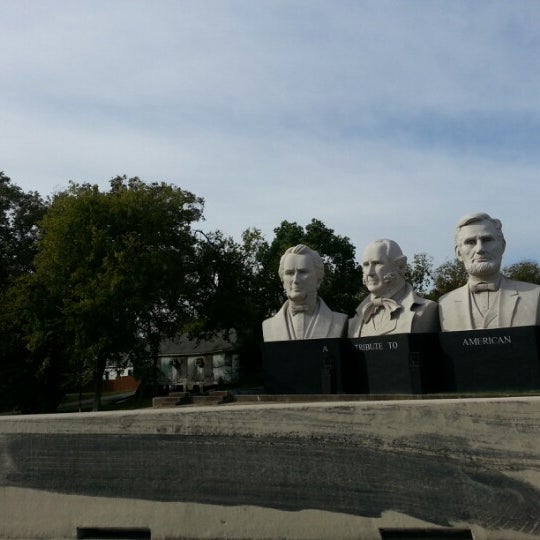 A Tribute to American Statesmanship | Mount Rush Hour (2008) by David ...