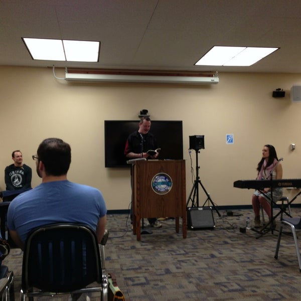 County of Los Angeles Public Library - West Covina - Library in West ...