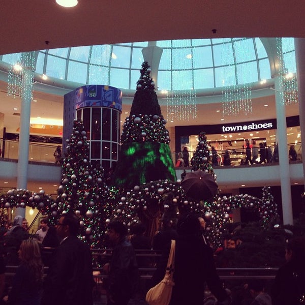 Square One Food Central - Food Court in City Centre