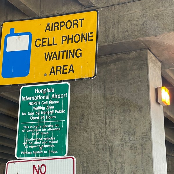 Honolulu Airport Cell Phone Waiting Lot - Parking in Honolulu