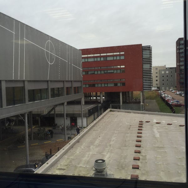 Regio College - Cypressehout 95-100