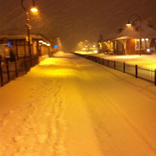 AMT Gare de Beaconsfield - Rail Station in Beaconsfield