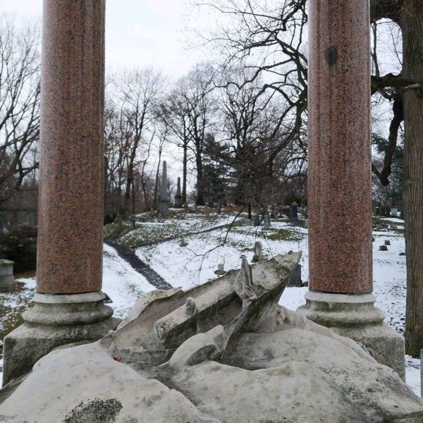 Brown SS Arctic Memorial - Monument in Brooklyn