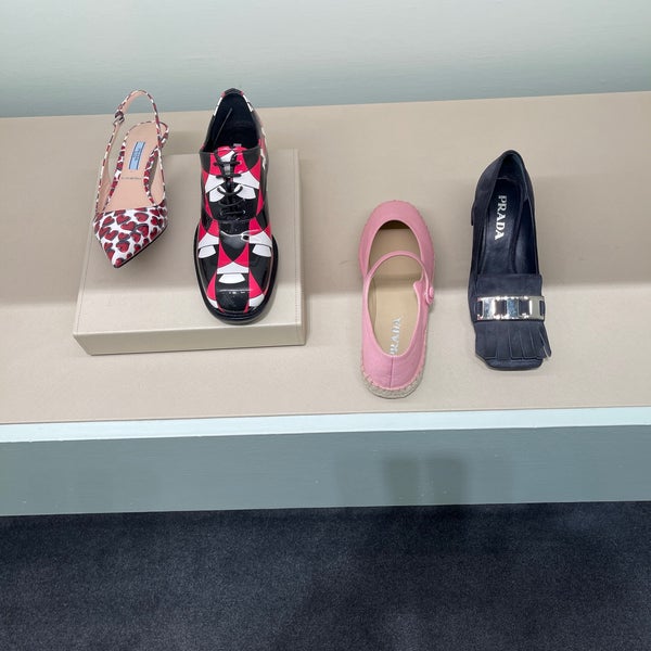 Prada Outlet - 5220 Fashion Outlets Way