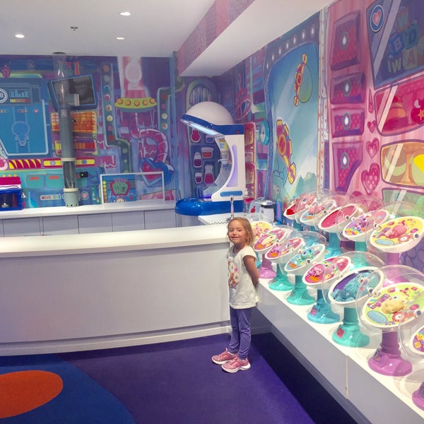 Distroller World - 7007 Friars Rd