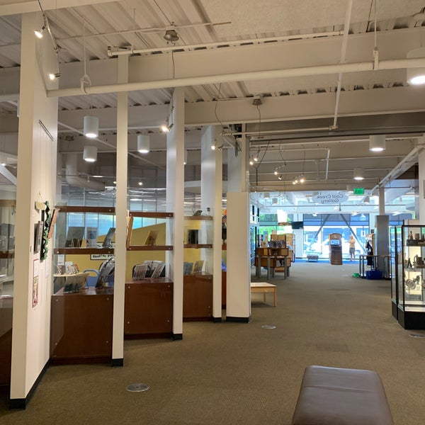 Louisville Library - 4 tips from 221 visitors