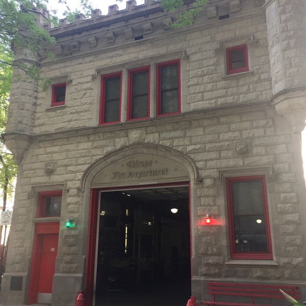 CFD - Engine Co. 98 / Ambulance Co. 11 - Fire Station in Chicago