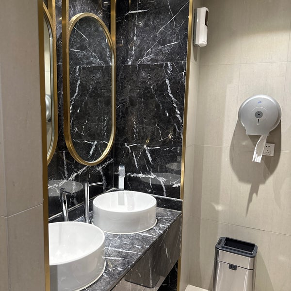 Evergo Tower (爱美高大厦) - 宝庆路1号