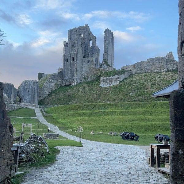 Corfe Castle - Castle
