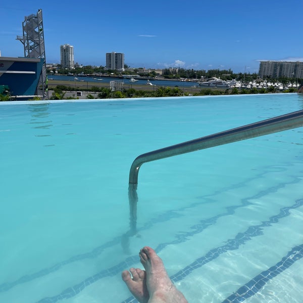 Infinity Pool - Swimming Pool