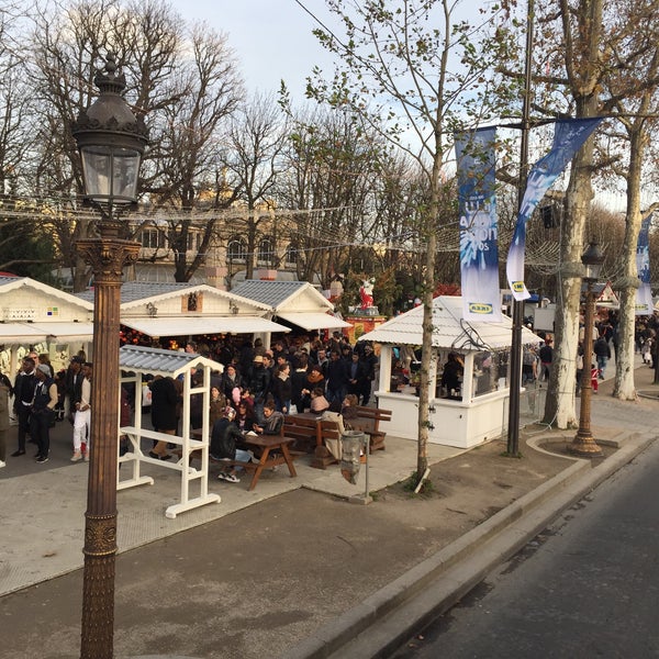 Photos at Place Clemenceau - Champs-Élysées - Paris, Île-de-France