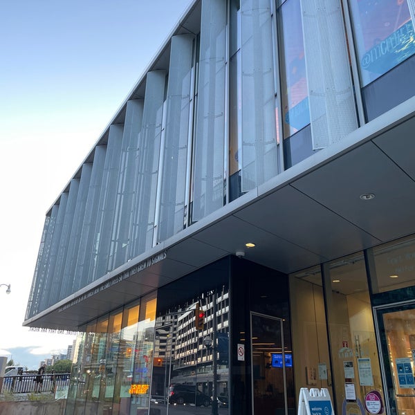 Toronto Public Library (Fort York Branch) - Downtown Toronto - 7 tips