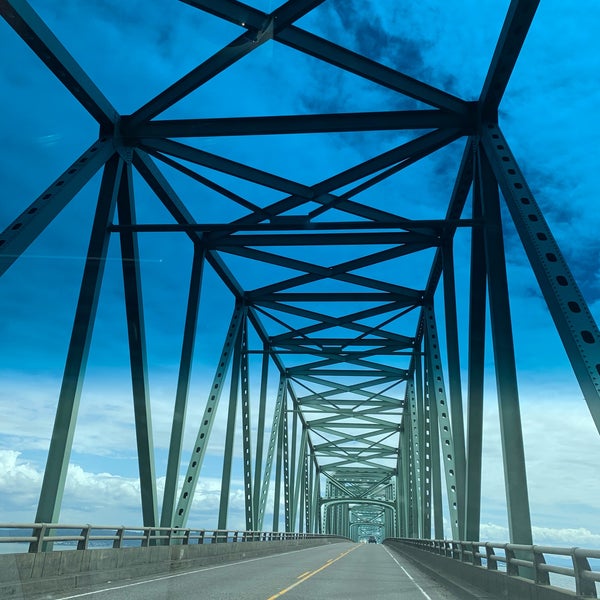Washington-Oregon Border - Border Crossing