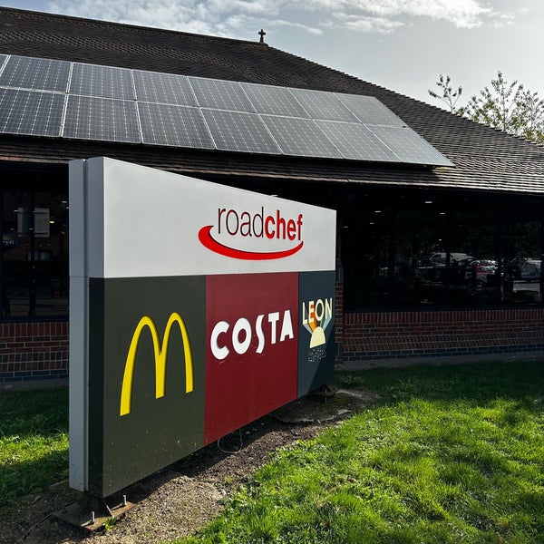 Clacket Lane Westbound Motorway Services (RoadChef) - 12 tips from 1556 ...