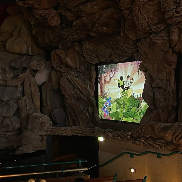 Videopolis Theatre - Discoveryland®