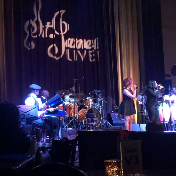 St. James LIVE - Lounge