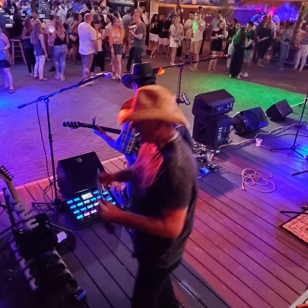 Dublin Deck - 325 River Rd.