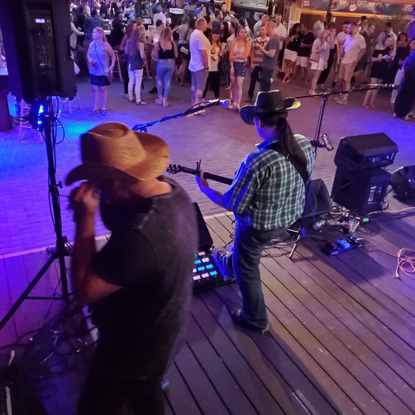 Dublin Deck - 325 River Rd.